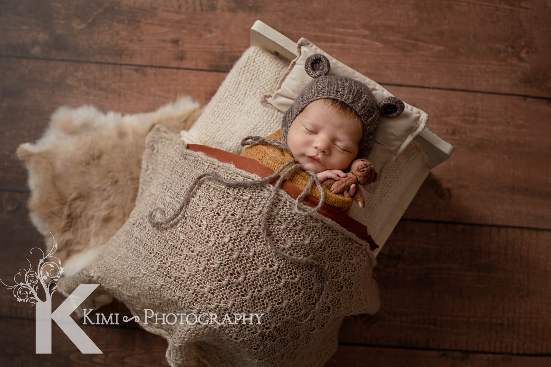 Neutral Color Portland Newborn Photography - Kimi Photography