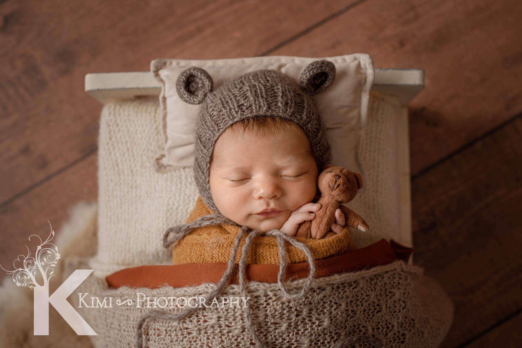 Neutral Color Portland Newborn Photography - Kimi Photography